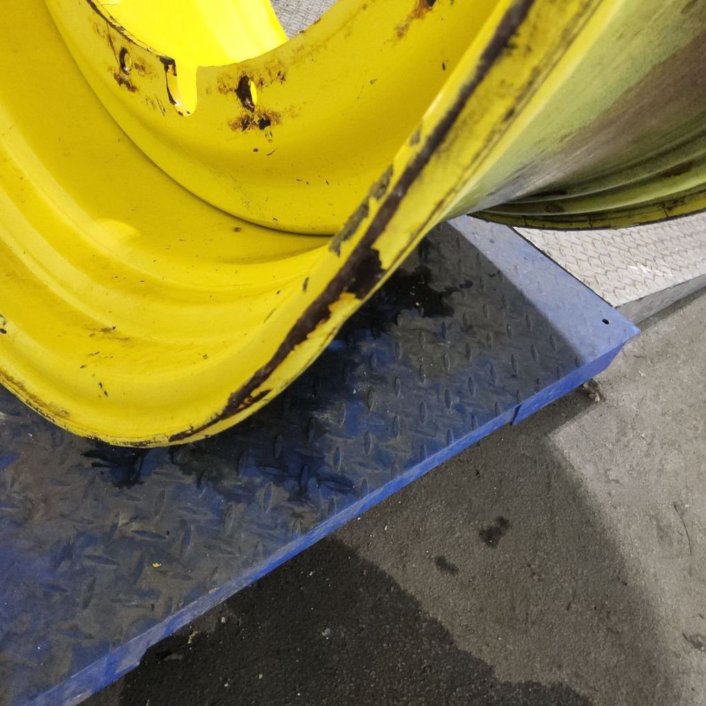 USED 25"W x 46"D, John Deere Yellow 12-Hole Stub Disc , -5.12" Offset for Sale | NTS Tire Supply